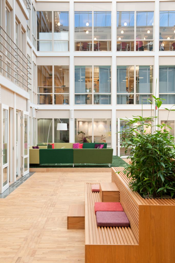 Soliditet och D&B - Ljusrum